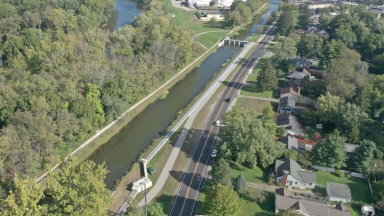 FloodBreak - FloodBreak Automatic Flood Barriers